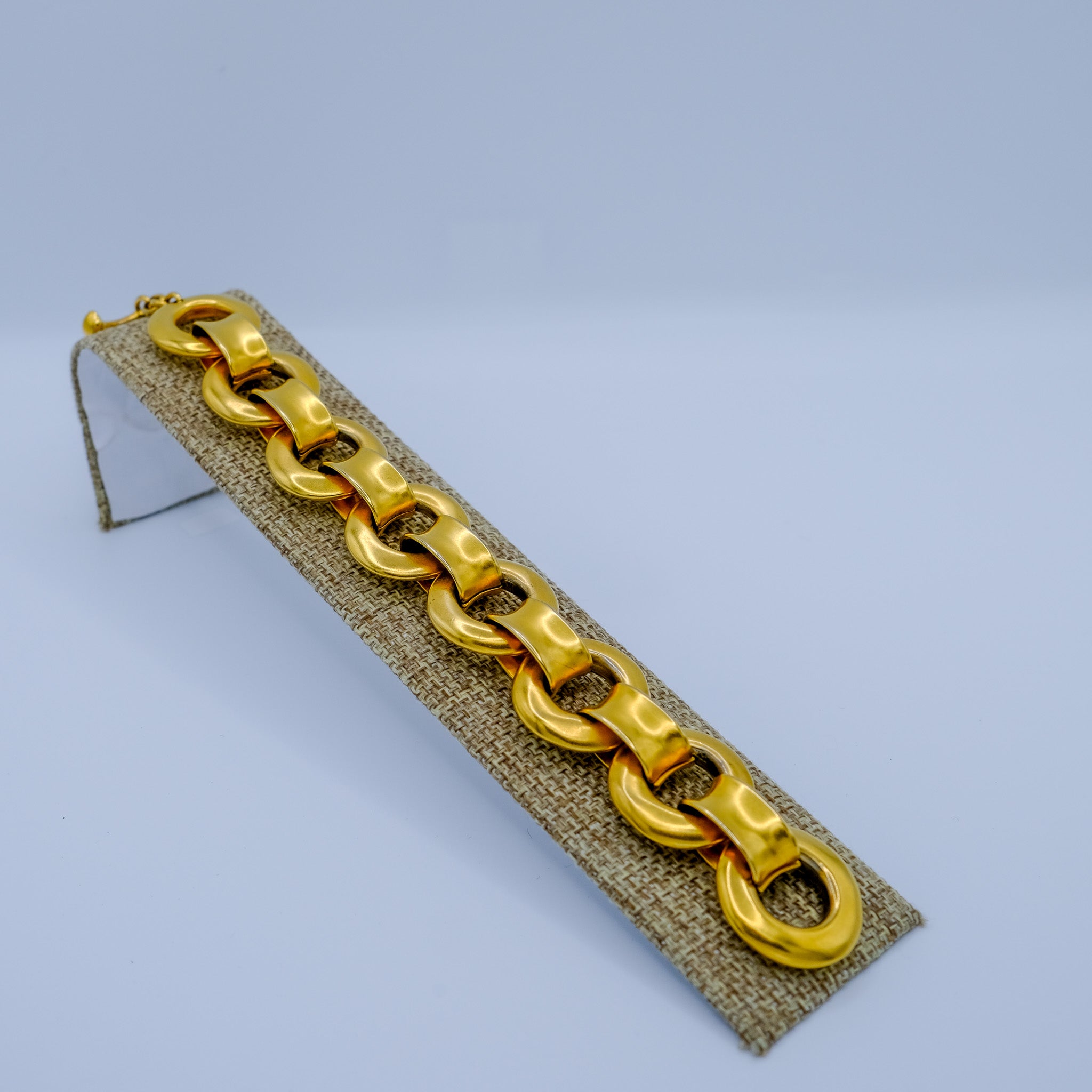 Ms. Avery – Upper East Vintage